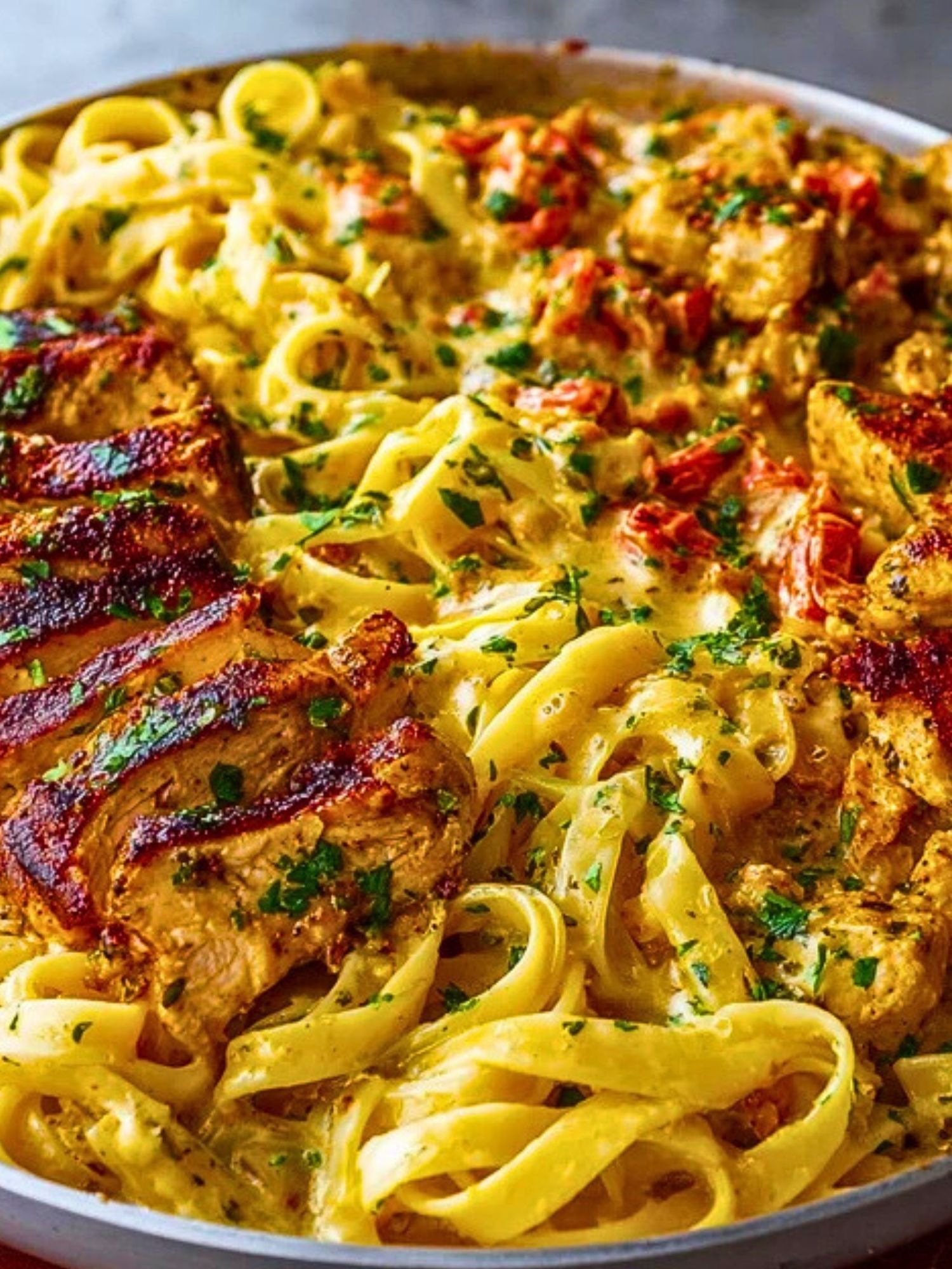 One-Pot Creamy Cajun Chicken Linguine with Garlic Mozzarella Sauce